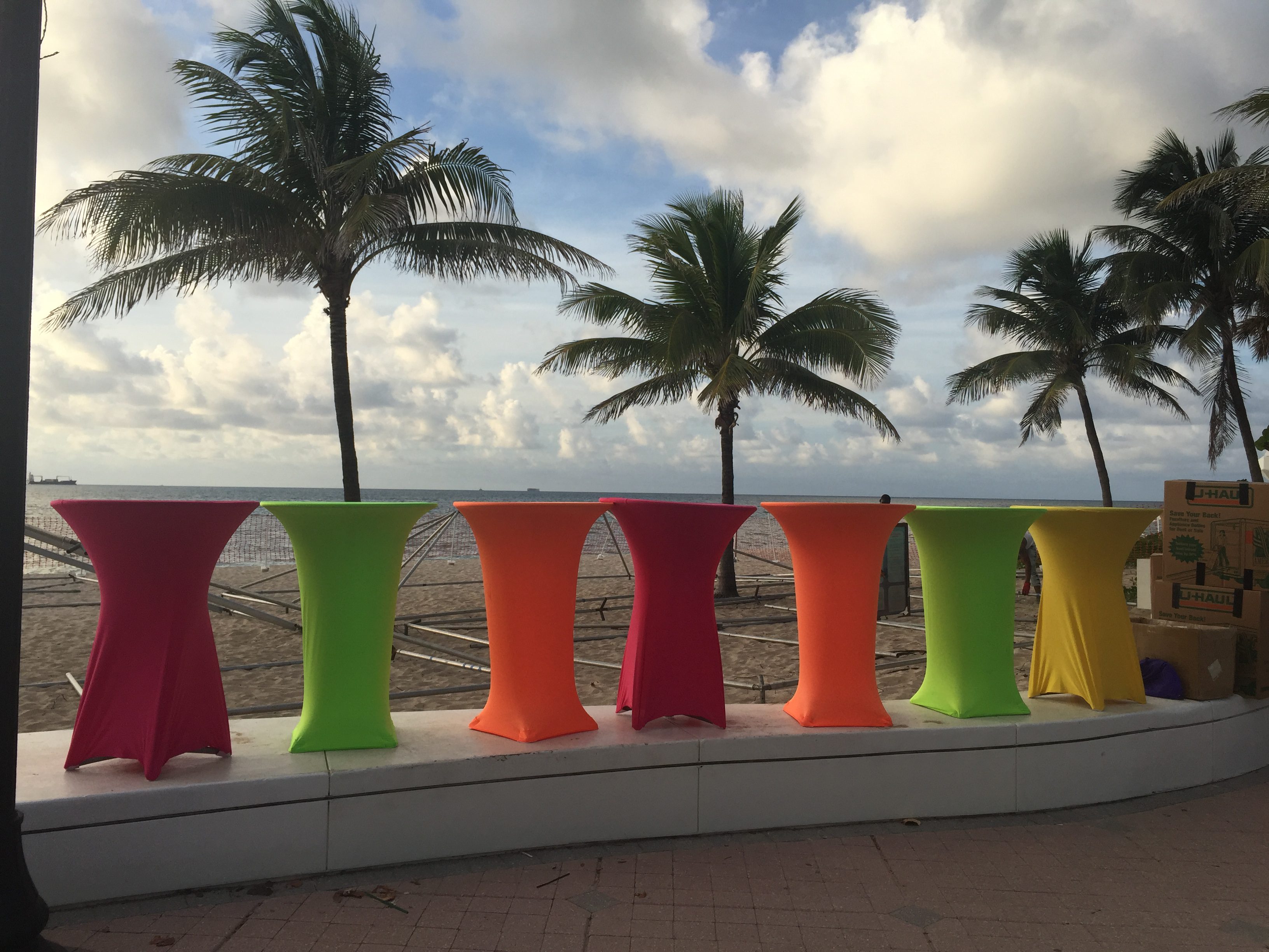 30″ Round Cocktail Table (Highboy) | Dream Captured Event Design